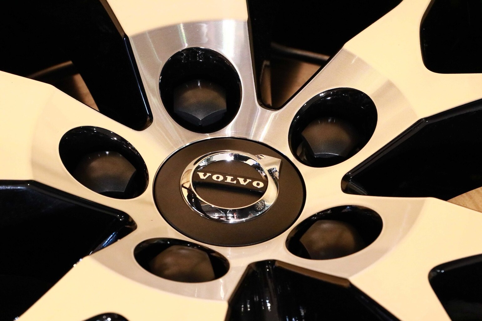 Volvo Original Hjulmutterkåpor - Hjulbultskåpor - Bilia